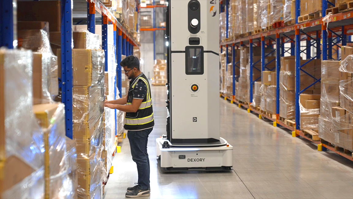 Revolutionizing inventory management with robotics and real-time ...